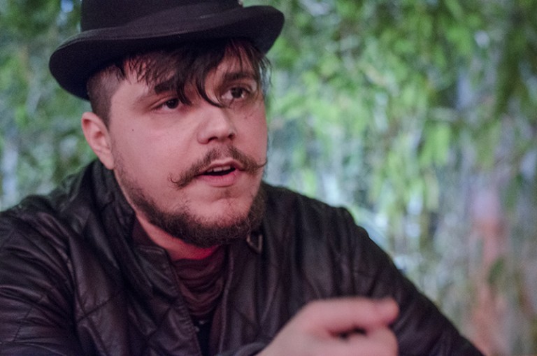 Cel mai tânăr cobzar din România, Bogdan Simion, 26 ani: “Nu a fost o ...